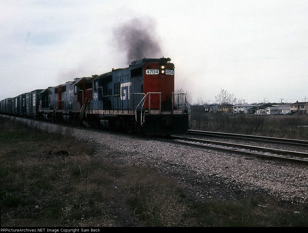 GTW 4704, CN 5528, and 5521